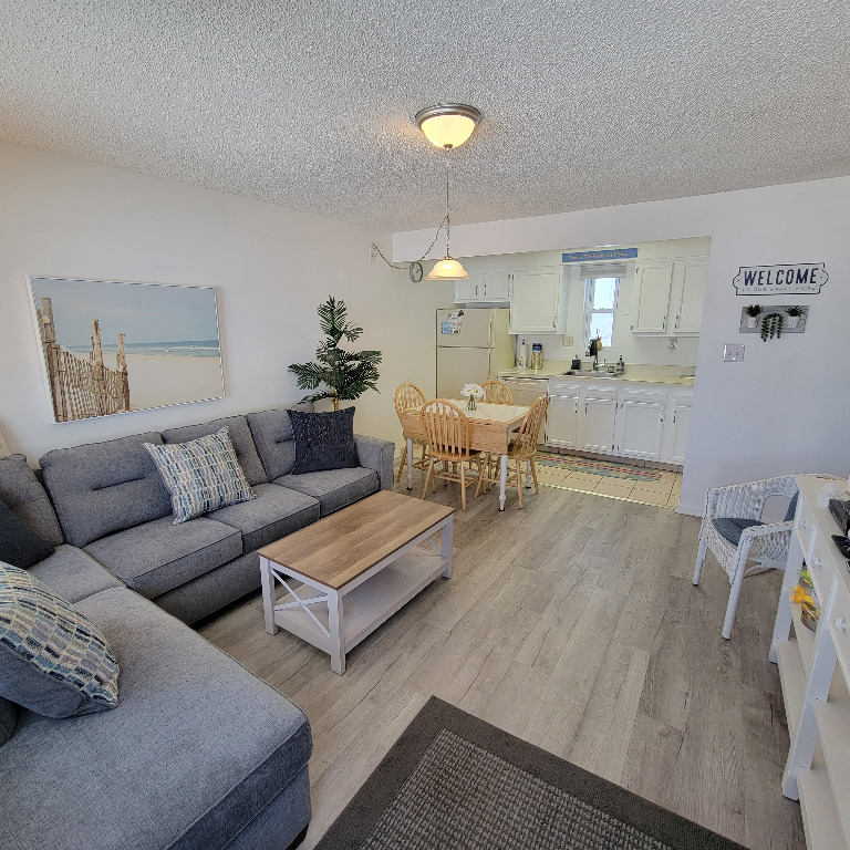 1 Bedroom Beach Condo Near Beach, Boardwalk and Convention Center ...